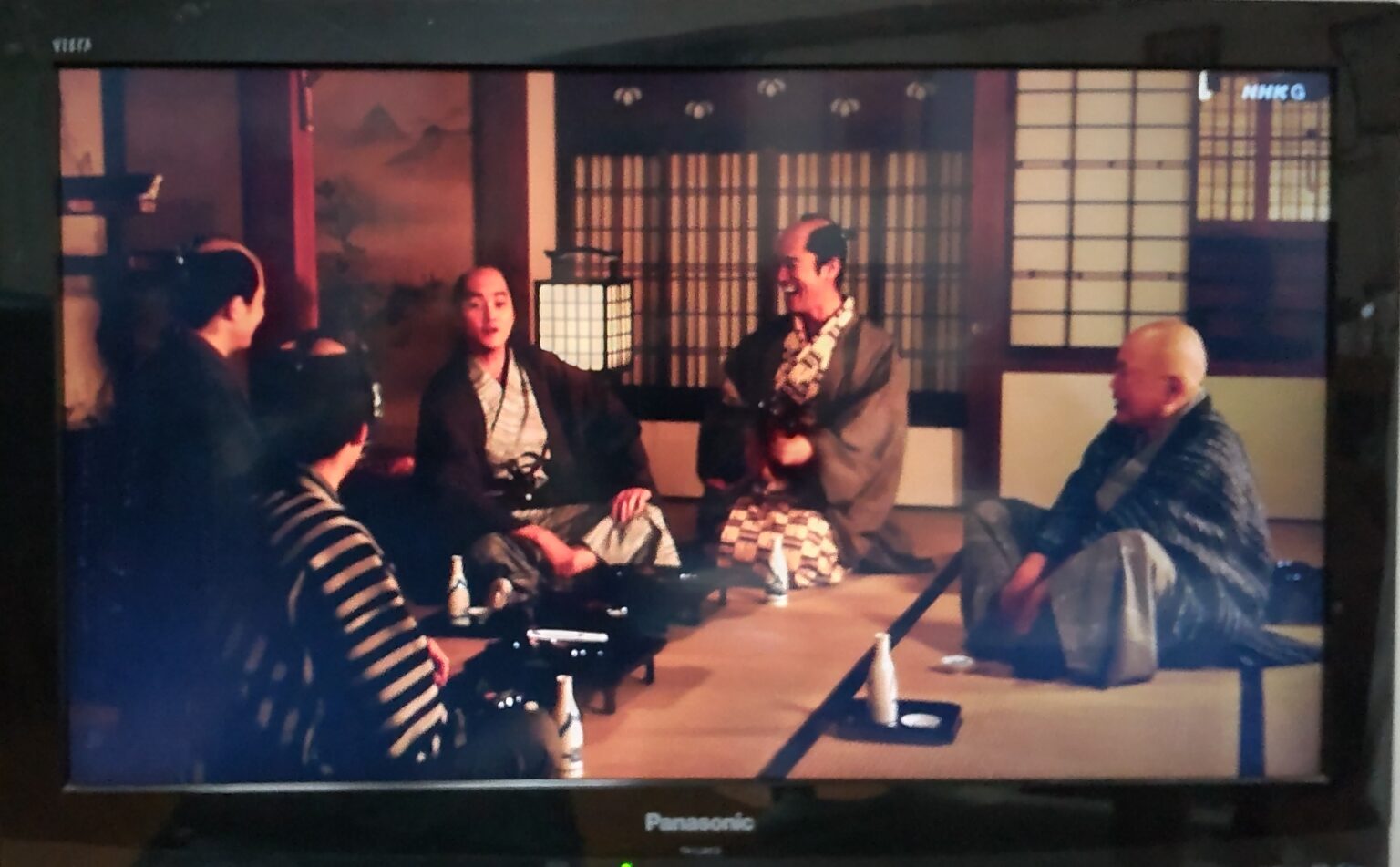 狂歌の仲間は当時の文学サロンの雰囲気だったのでしょうか。蔦重もたじたじとなる幕府御家人 大田南畝（桐谷健太さん）の変人(__;)っぷり！ | ゆきのべる